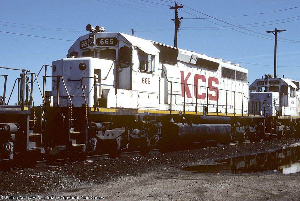 KCS SD40-2 665